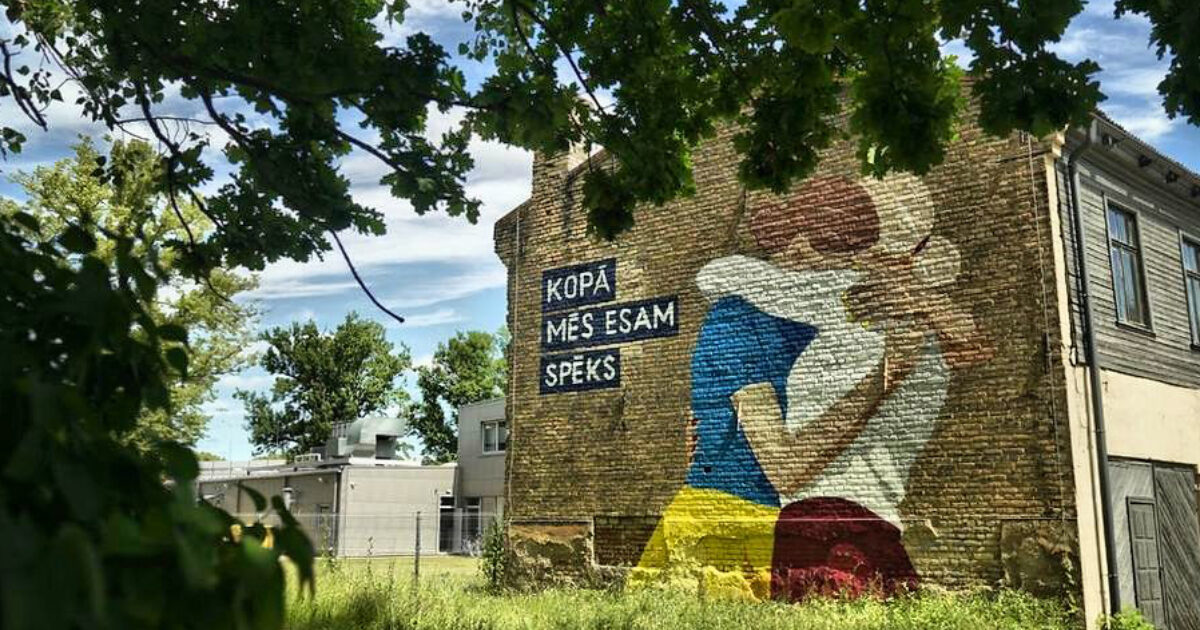 The Yale Review | Marci Shore: "Invisible Bridges"